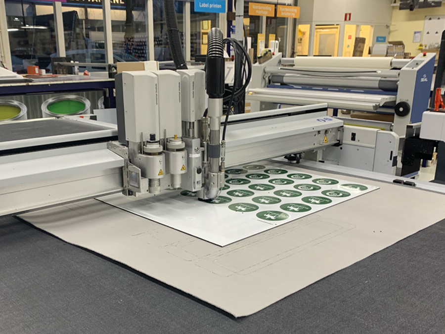 Ontdek de mogelijkheden van frezen - De Letterspecialist